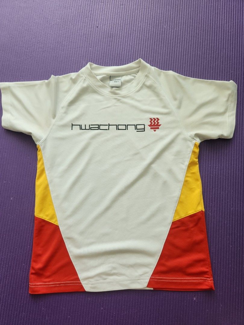 Hwa Chong JC uniform , PE t-shirt and shorts, Women's Fashion ...