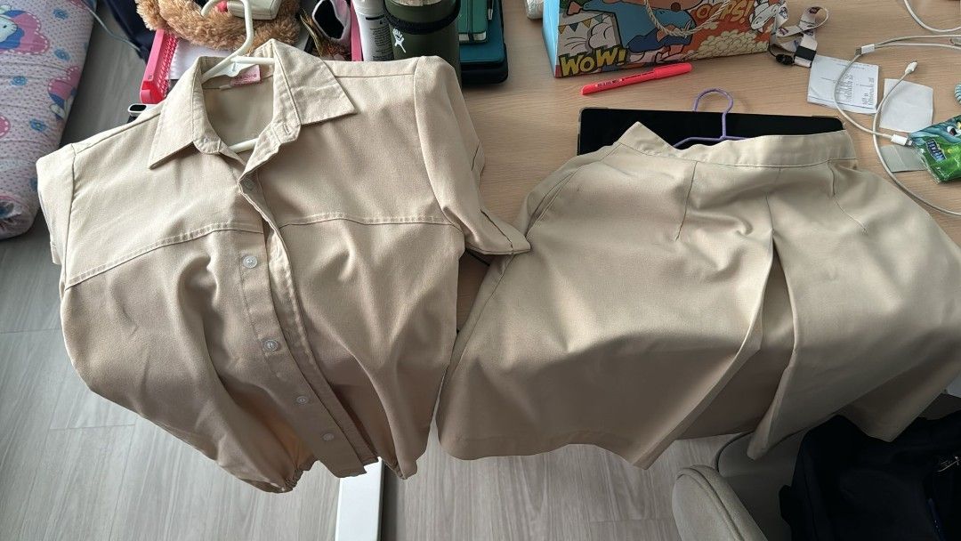 Hwa Chong JC uniform , PE t-shirt and shorts, Women's Fashion ...