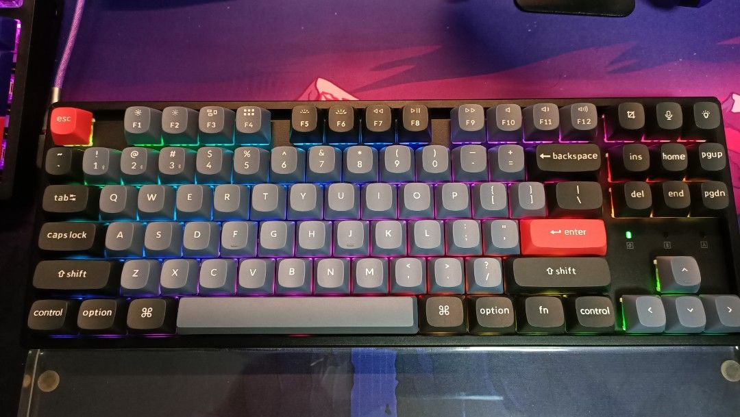 Keychron K8 Pro Aluminum Black RGB Hotswap Gat Pro 2.0 Red Switches w ...