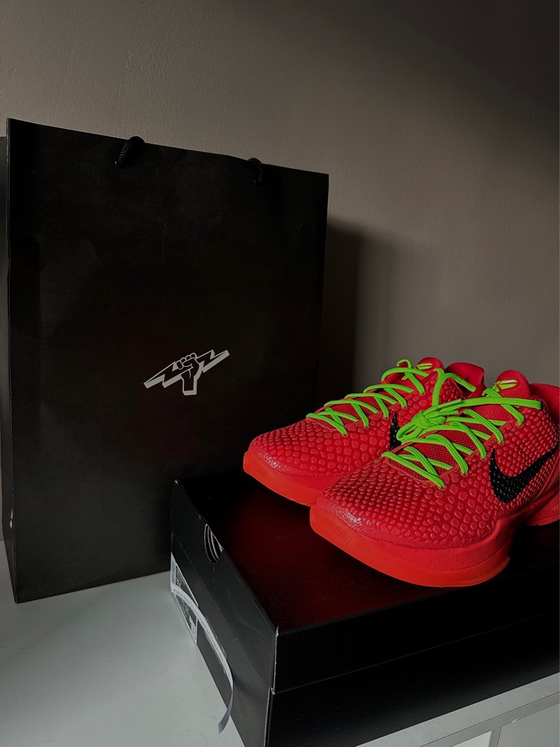 KOBE REVERSE GRINCH, Men's Fashion, Footwear, Sneakers on Carousell