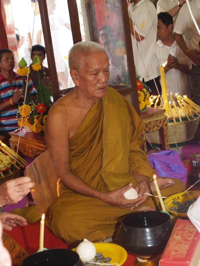 Kumanthong (KMT, Gumanthong, Kuman Thong) Bucha, LP Chuan, Wat Kao Keaw ...