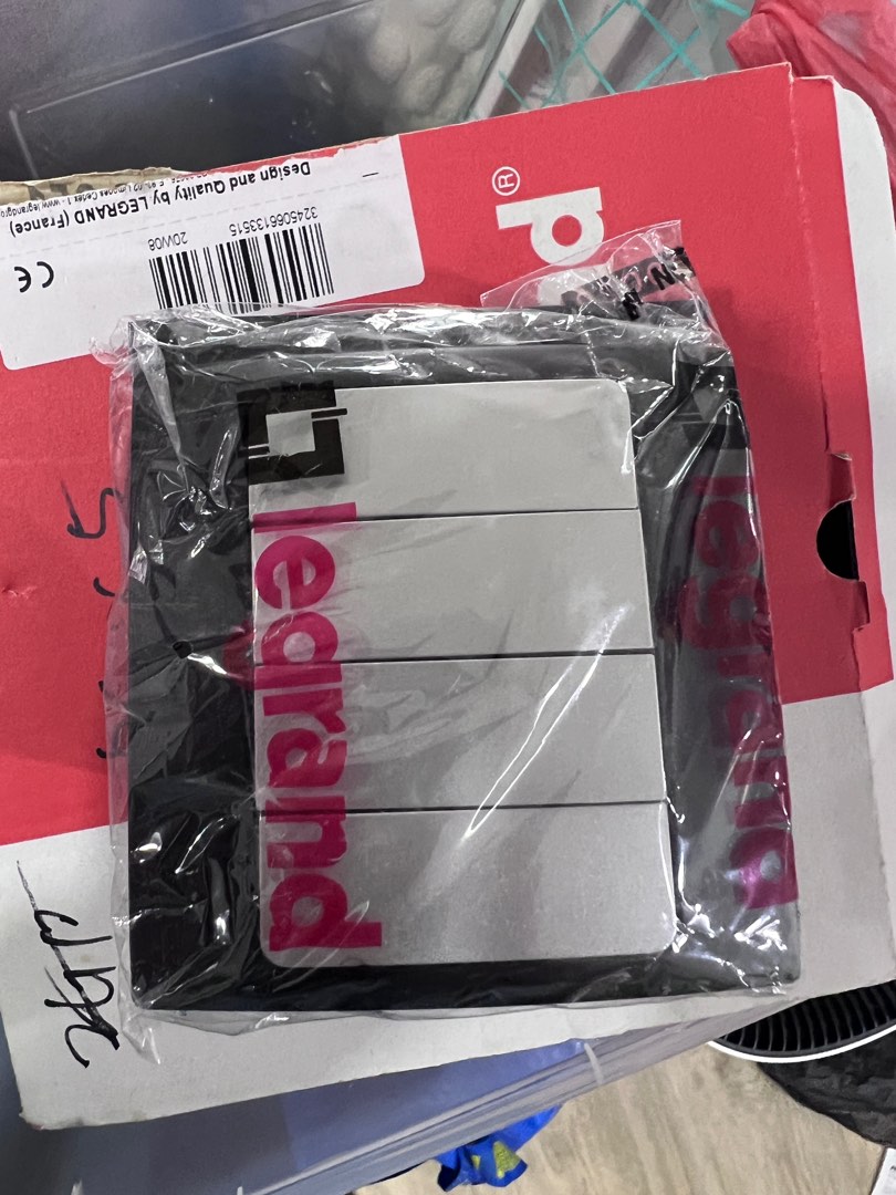 Legrand 4 way Gang switch with cover, TV & Home Appliances, Electrical ...