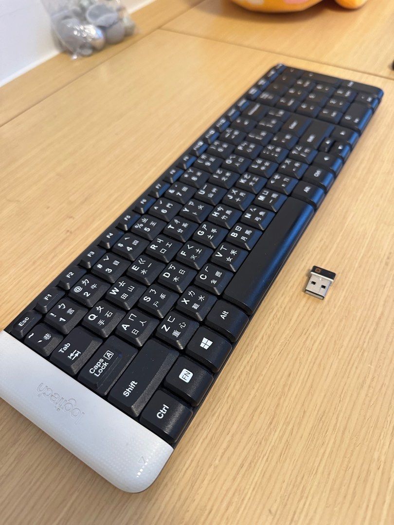 Logitech compact wireless keyboard with universal receiver, 電腦＆科技, 電腦周邊 ...