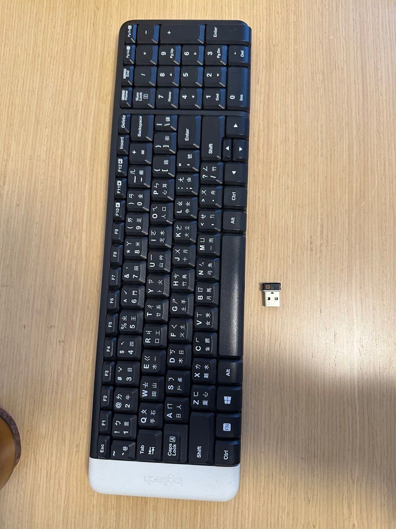Logitech compact wireless keyboard with universal receiver, 電腦＆科技, 電腦周邊 ...