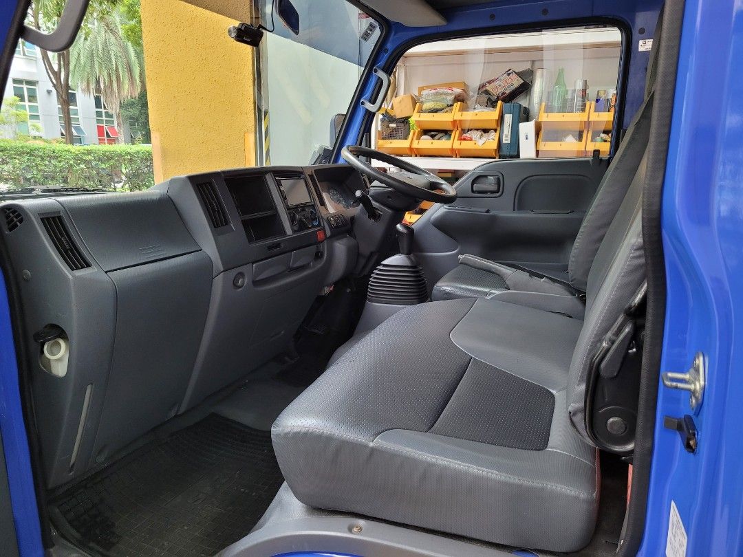 Rental Good condition 10ft open deck lorry: Isuzu NHR 85A Diesel Manual ...