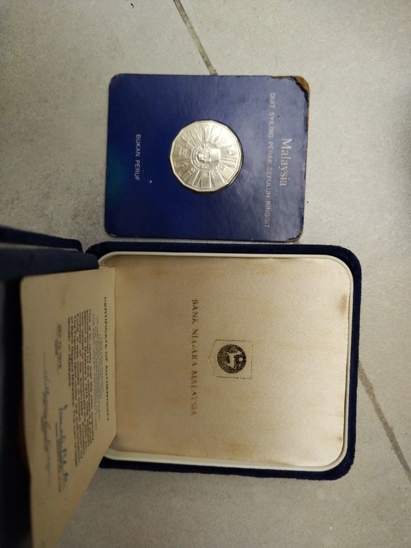 Malaysia Duit Syiling Perak 10 Ringgit, Hobbies & Toys, Collectibles ...