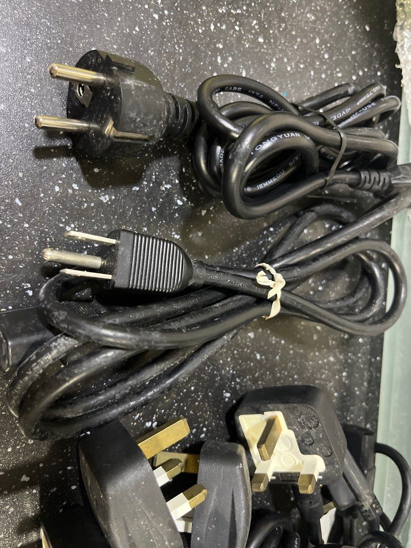 Monitor & CPU cable plug, Computers & Tech, Parts & Accessories, Cables ...