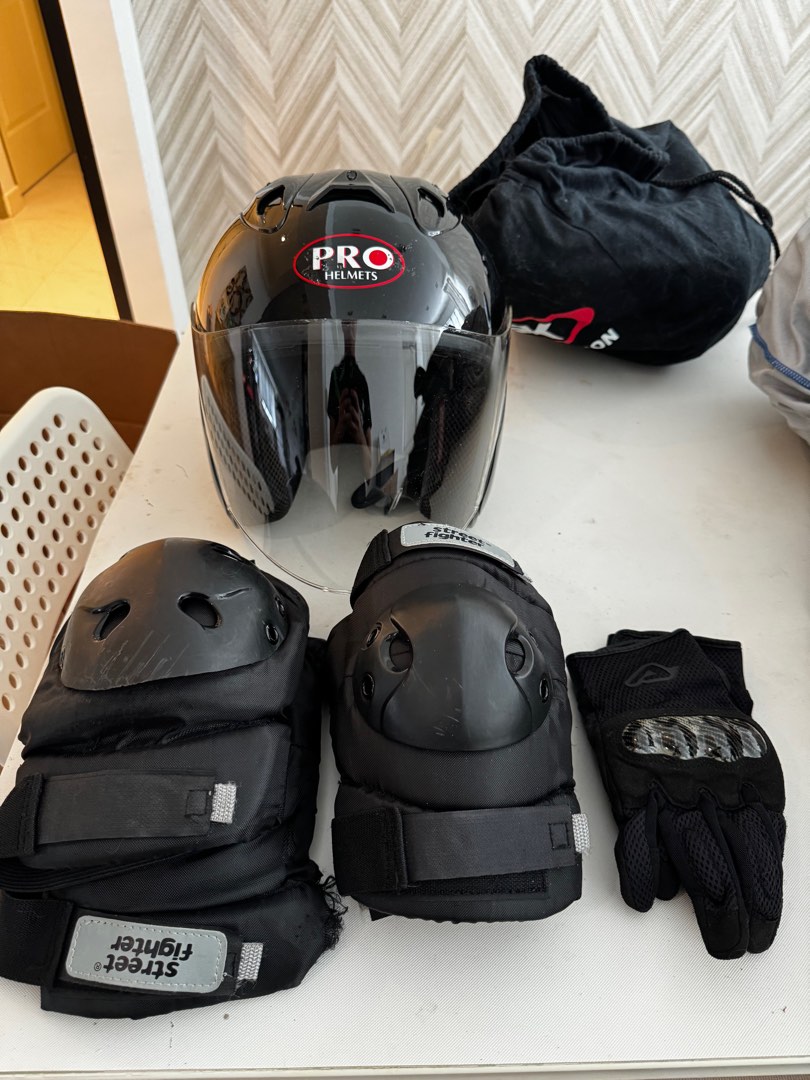 Motor Training Set (Helmet, Guards and Gloves), Motorcycles, Motorcycle ...