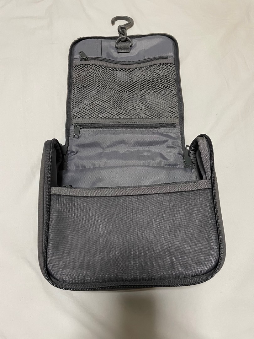 Muji Hanging Box Case, Women's Fashion, Bags & Wallets, Purses ...