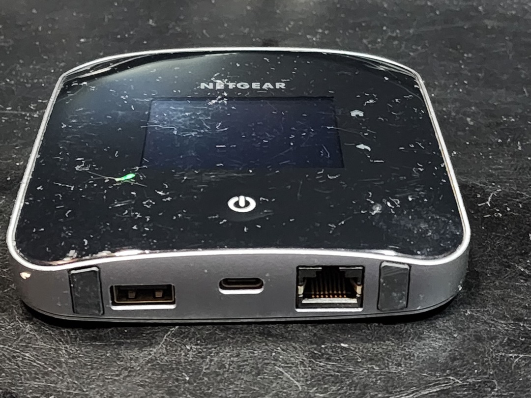 NETGEAR Nighthawk M2 Mobile Hotspot 4G LTE Router MR2100, Mobile Phones ...