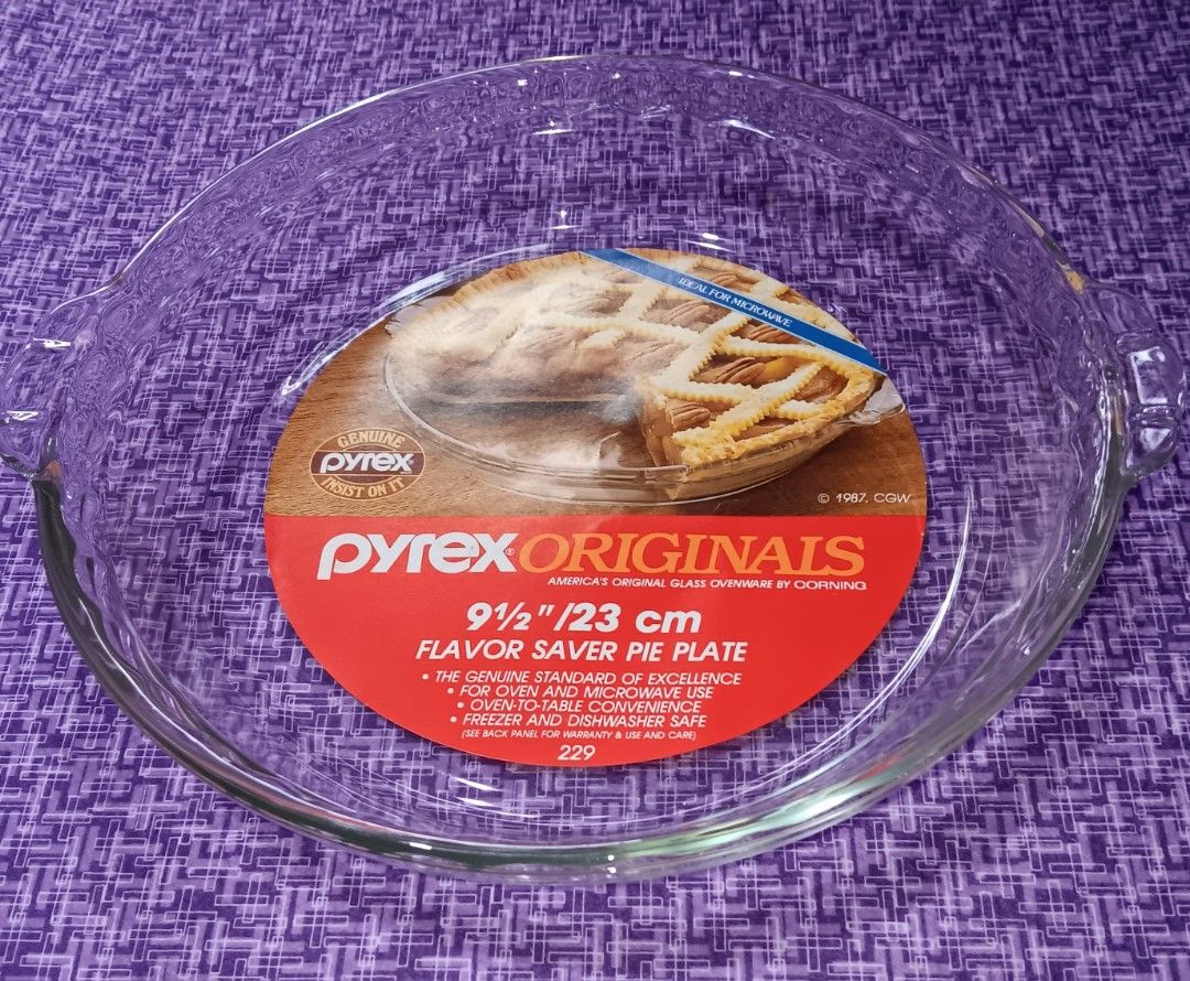 Pyrex Pie Plate, Furniture & Home Living, Kitchenware & Tableware ...