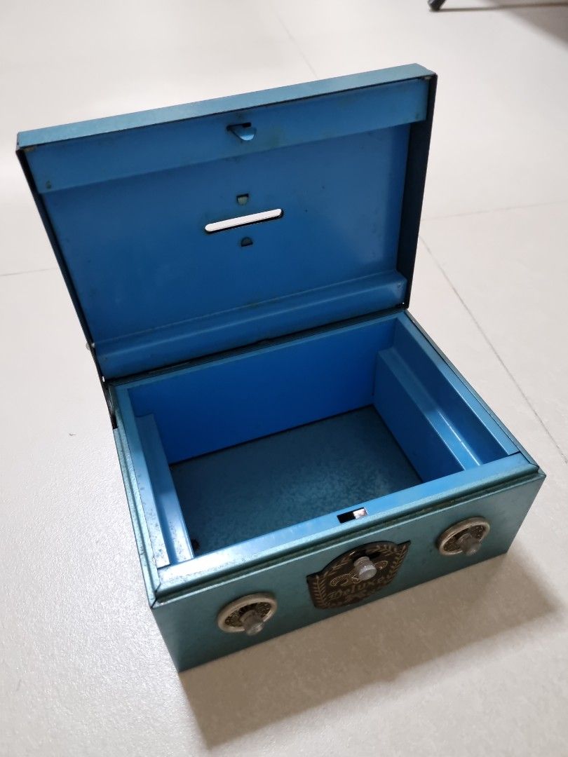 Vintage safe box, Hobbies & Toys, Memorabilia & Collectibles, Vintage ...