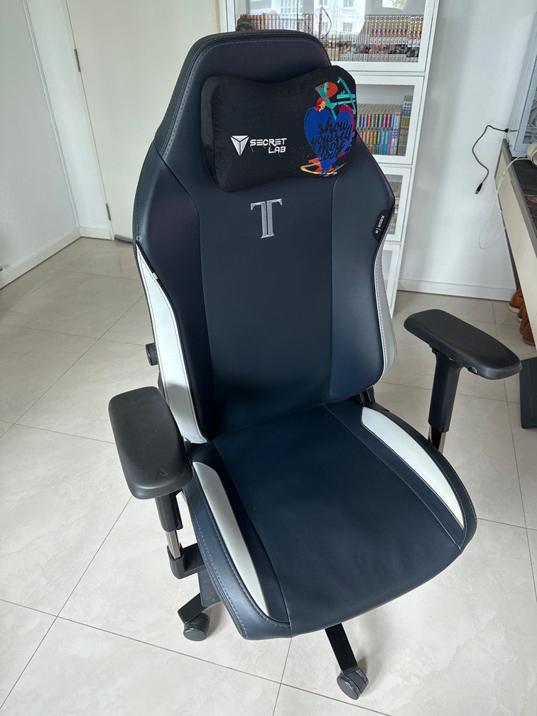 Secret lab, Furniture & Home Living, Furniture, Chairs on Carousell