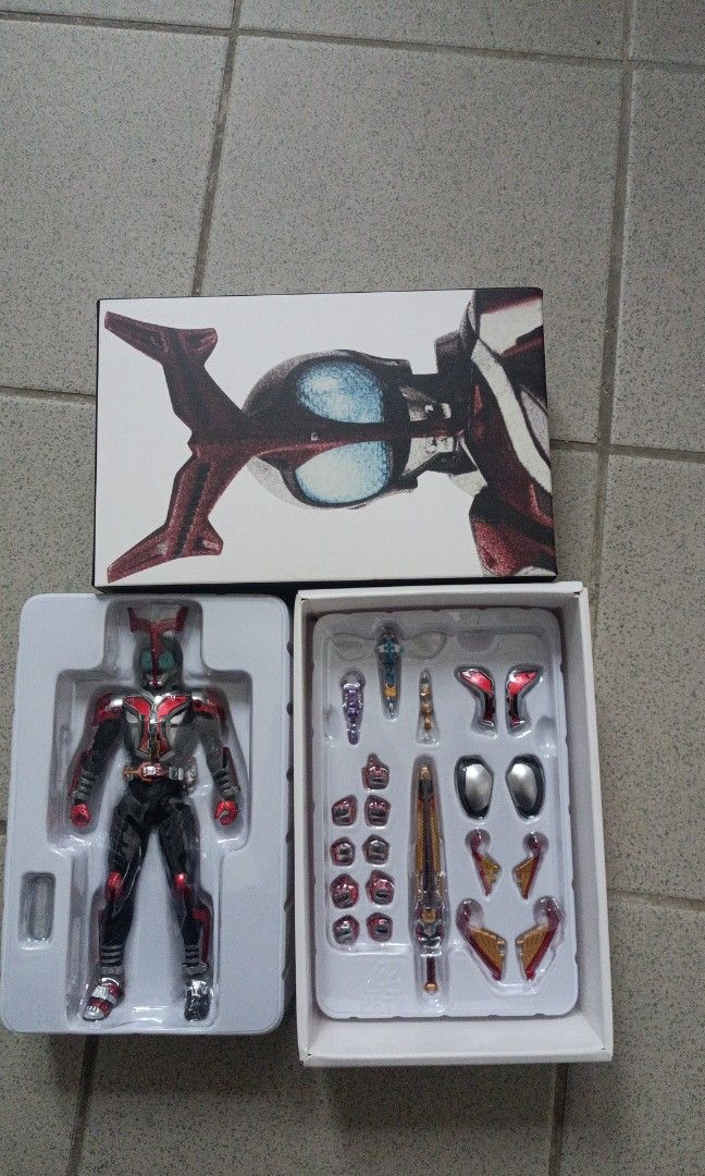 Shf 真骨雕 ko hyper kabuto修正版, 興趣及遊戲, 玩具 & 遊戲類 - Carousell