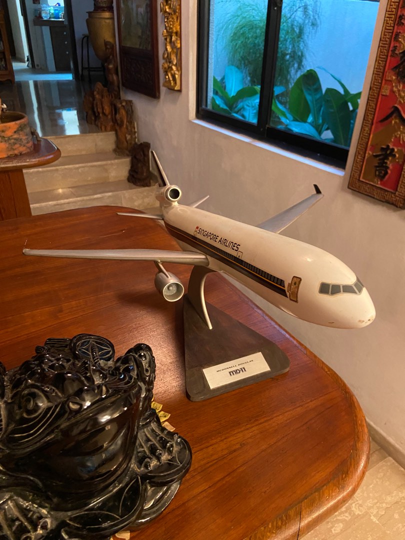 Singapore airlines model plane, Hobbies & Toys, Memorabilia ...