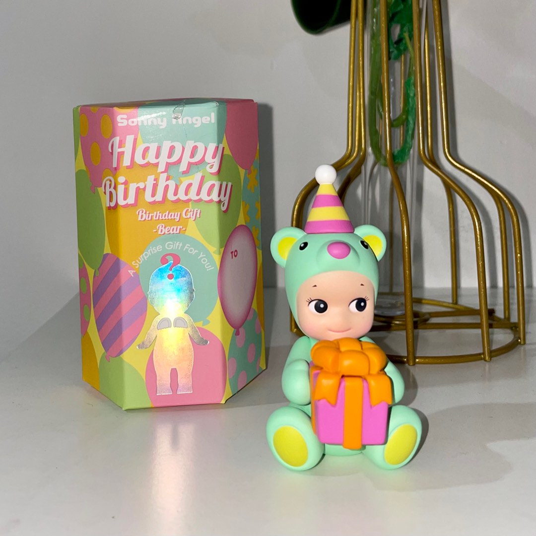 Sonny Angel Birthday Bear Dupe (Present Hug), Hobbies & Toys, Toys ...