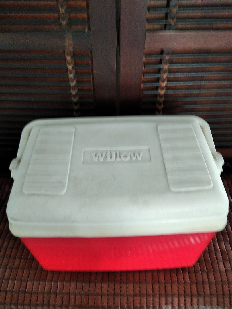 Willow Cooler Box, Sports Equipment, Hiking & Camping on Carousell