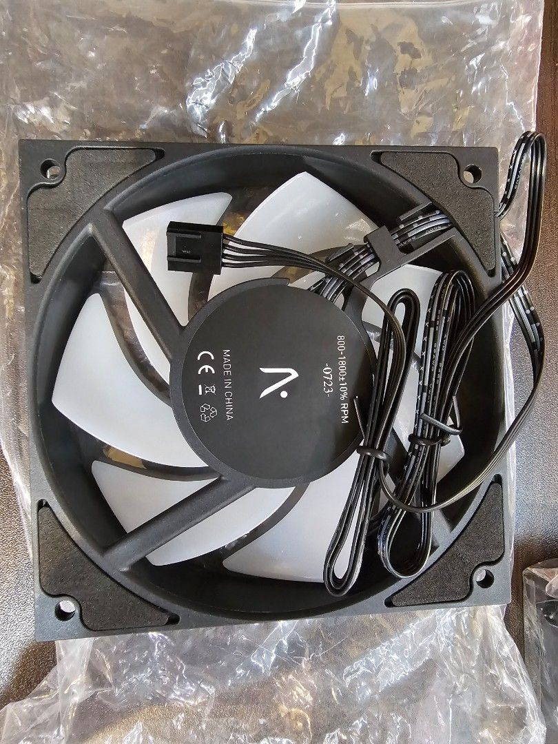 3x Aftershock 120mm PC Casing fans + ARGB Hub, Computers & Tech, Parts ...