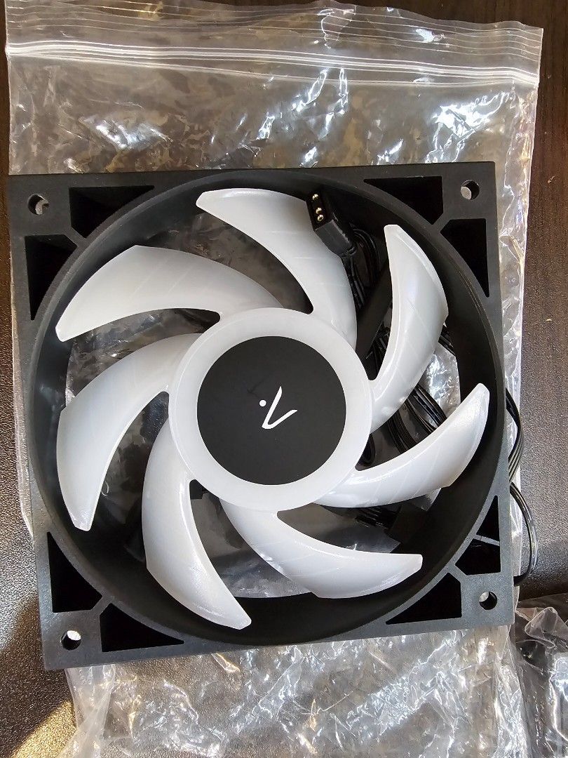 3x Aftershock 120mm PC Casing fans + ARGB Hub, Computers & Tech, Parts ...