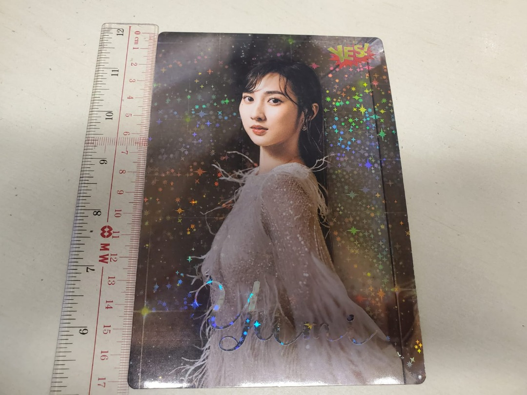 [全新][特大]放 第100期 yumi 鍾柔美 Yes Card[17X12cm], 興趣及遊戲, 收藏品及紀念品, 明星周邊 - Carousell