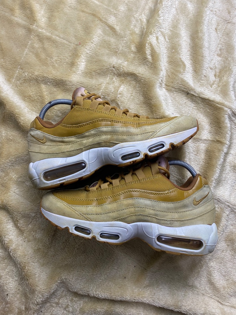 Airmax 95, Men's Fashion, Footwear, Sneakers on Carousell