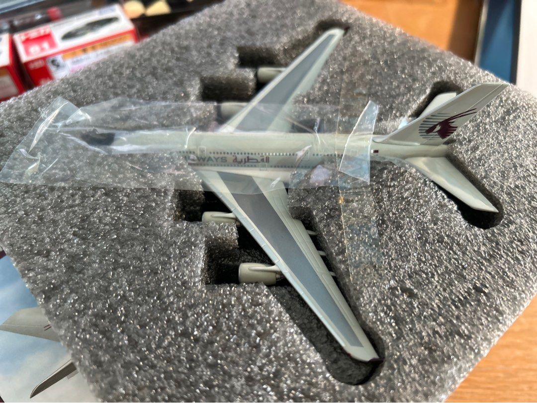 Airplane diecast 1:500 Airbus A380 Qatar Airways, Hobbies & Toys, Toys ...