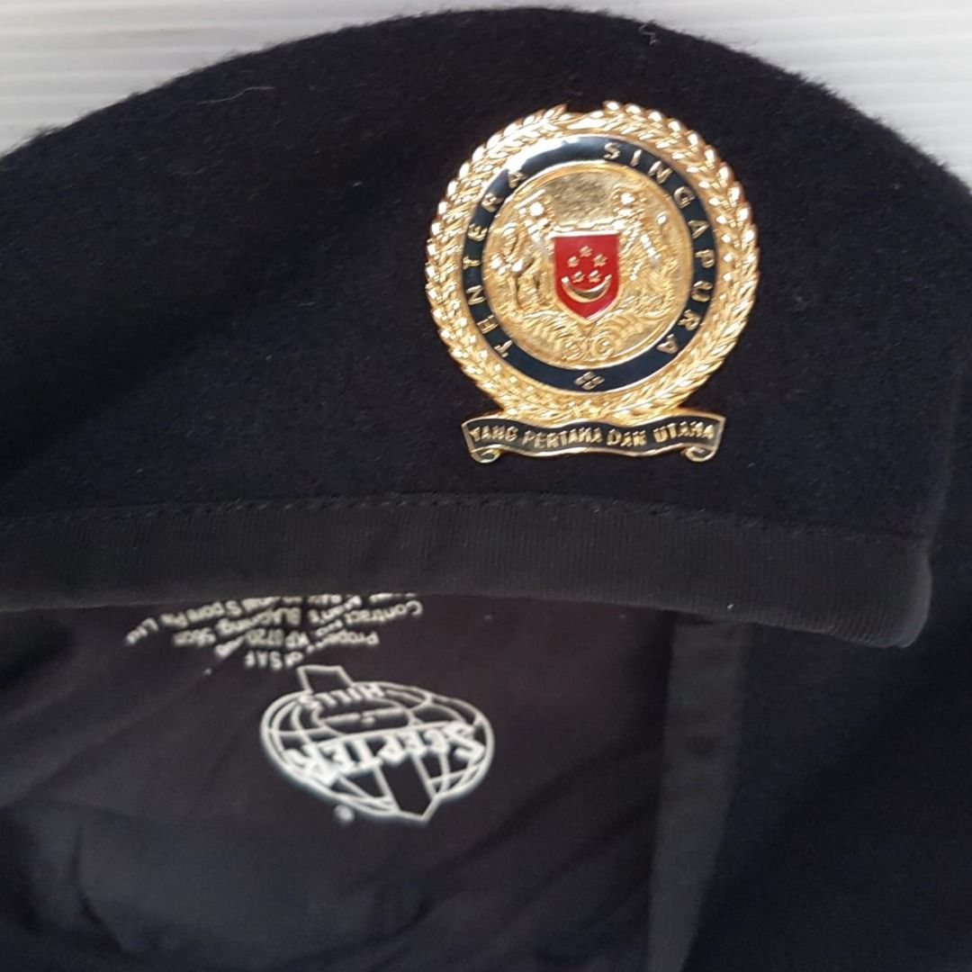 Black SAF Beret with Crest, Size 7, Rare Collectibles, Singapore Armed ...