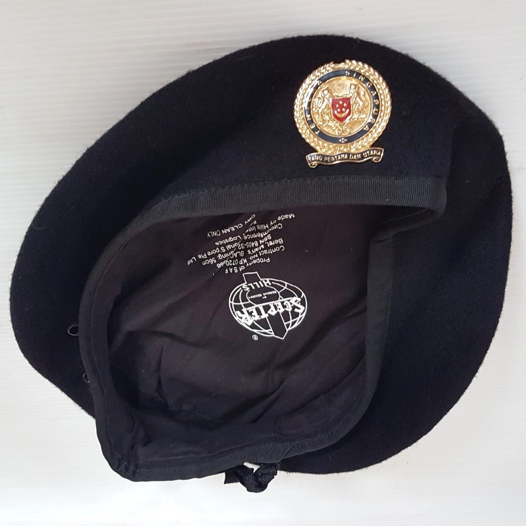 Black SAF Beret with Crest, Size 7, Rare Collectibles, Singapore Armed ...