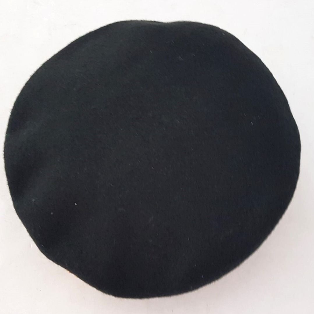 BLUE SAF Beret with Crest, Size 7, Rare Collectibles, Singapore Armed ...