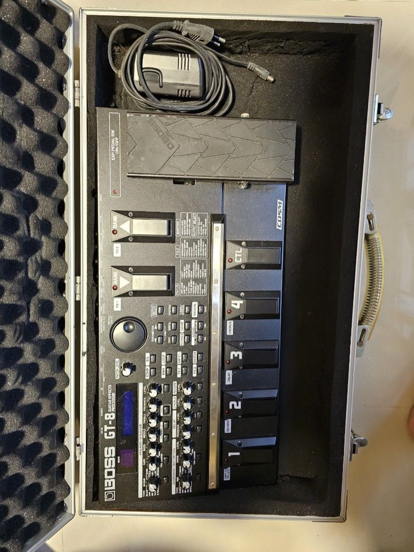 Boss GT-8 Guitar Effects Processor, Hobbies & Toys, Music & Media ...