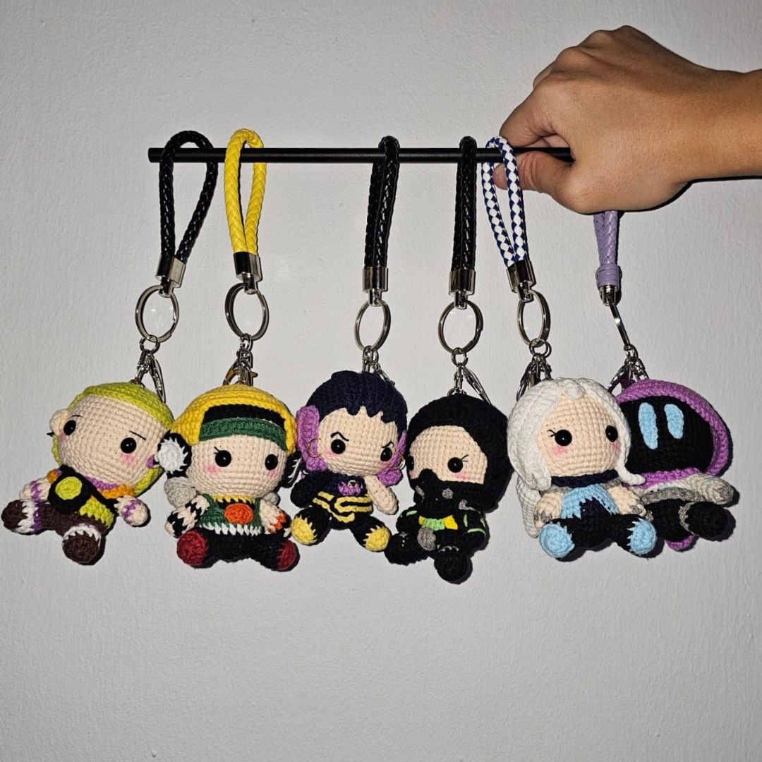 crochet valorant keychain agents (reyna, chamber, gekko, raze), Hobbies ...
