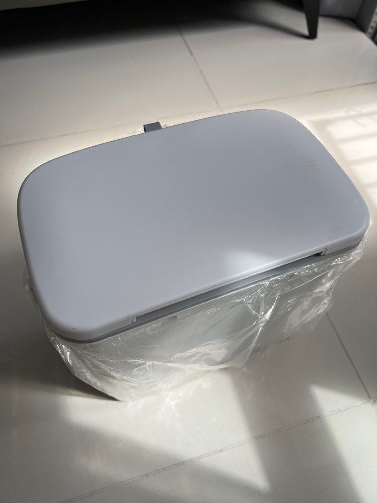 Dustbin white colour (16 x 26 x 29 cm), Furniture & Home Living ...
