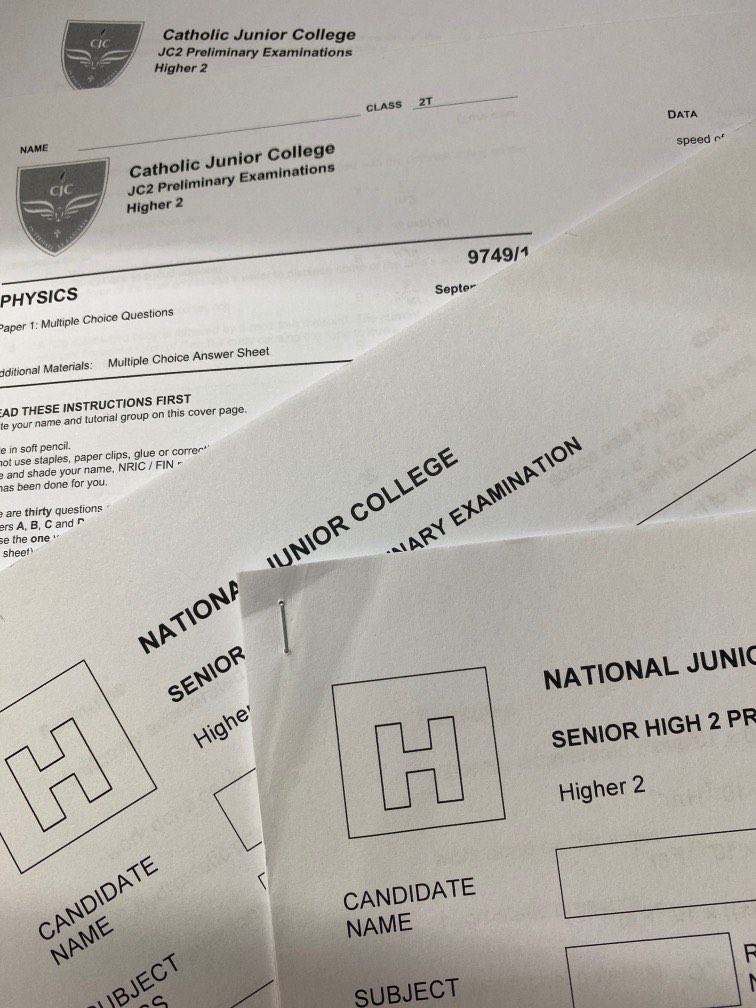 H2 PHYSICS 9749 PRELIM PAPERS, Hobbies & Toys, Books & Magazines ...