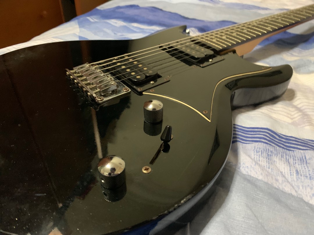 Ibanez GAX30 electric guitar, Hobbies & Toys, Music & Media, Musical ...