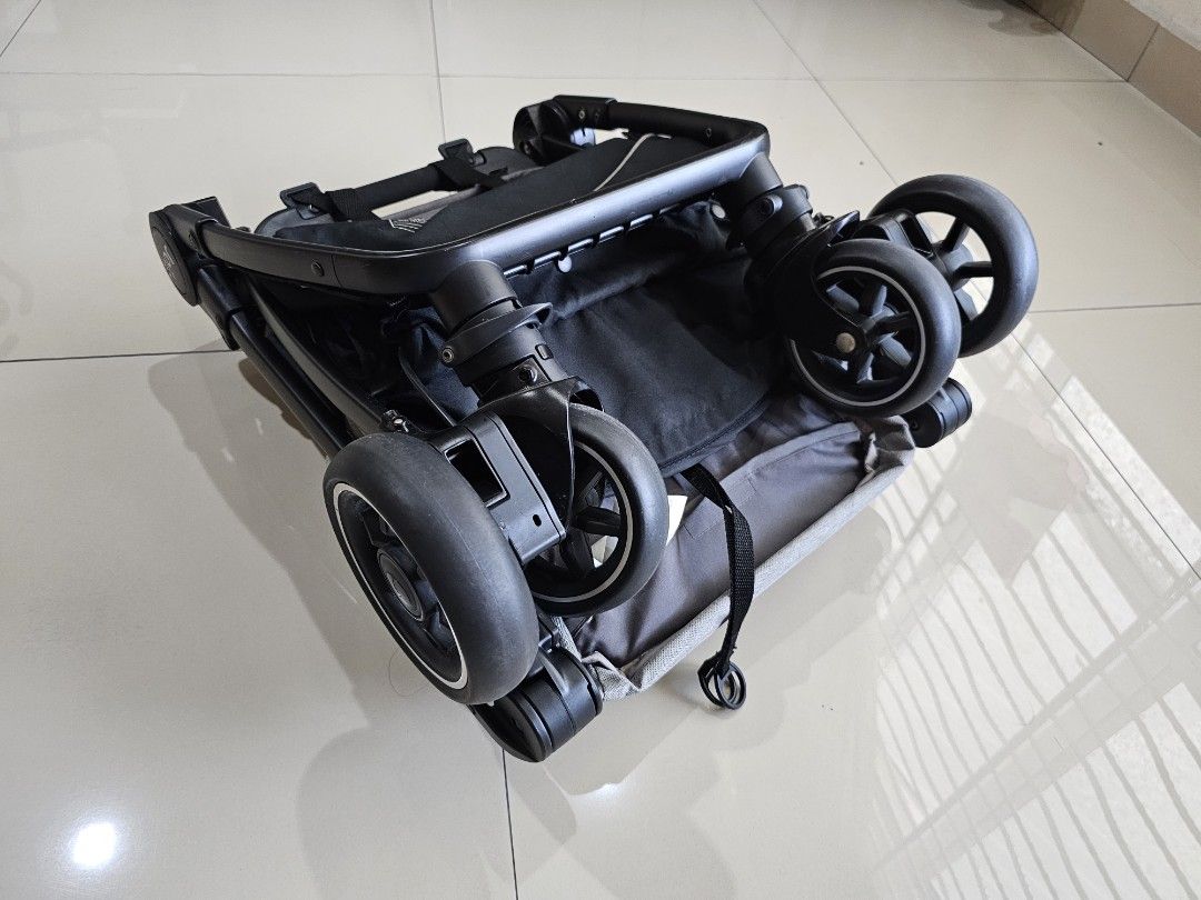 Joie Foldable Stroller, Babies & Kids, Going Out, Strollers on Carousell