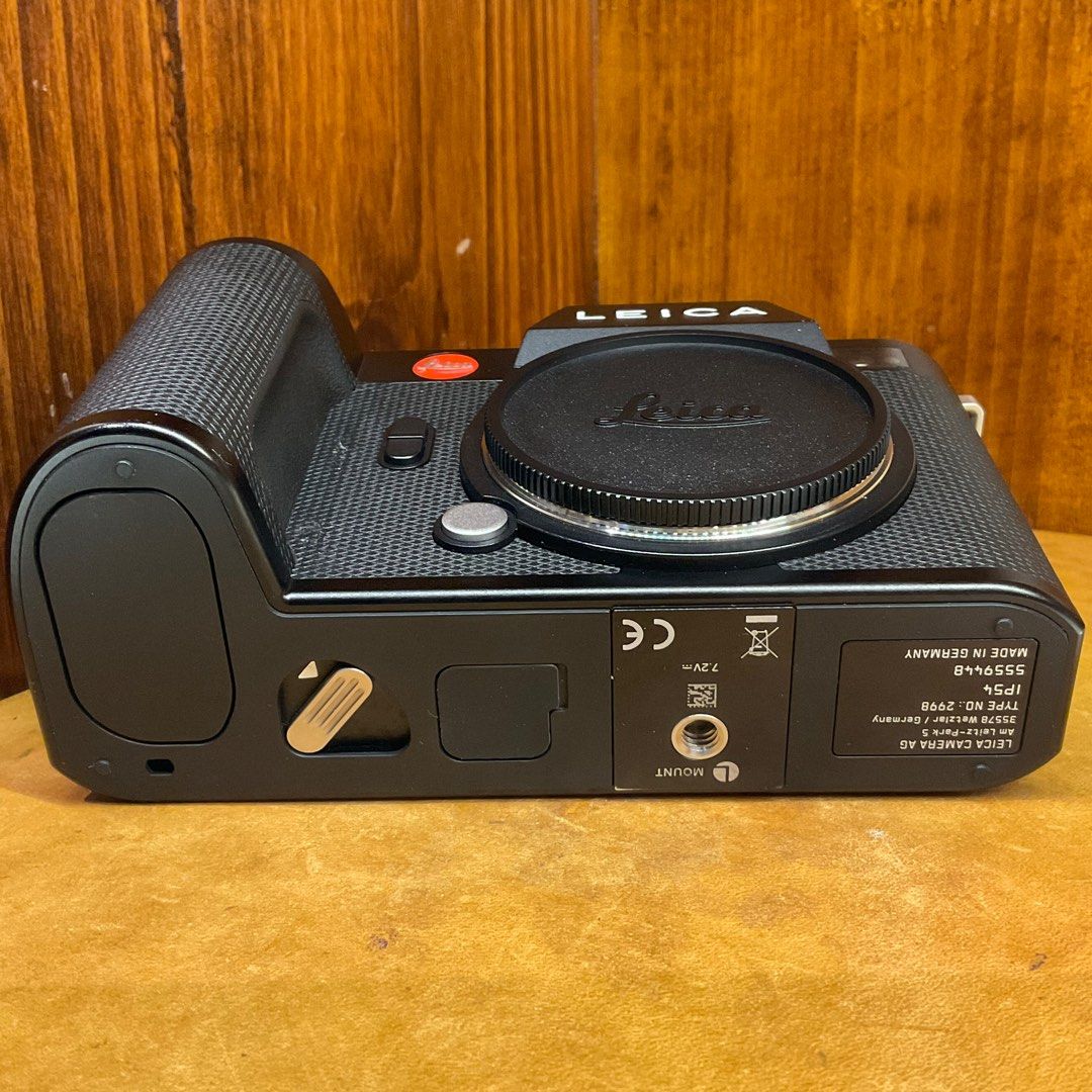 Leica SL2 (5559448) With Box, Photography, Cameras on Carousell