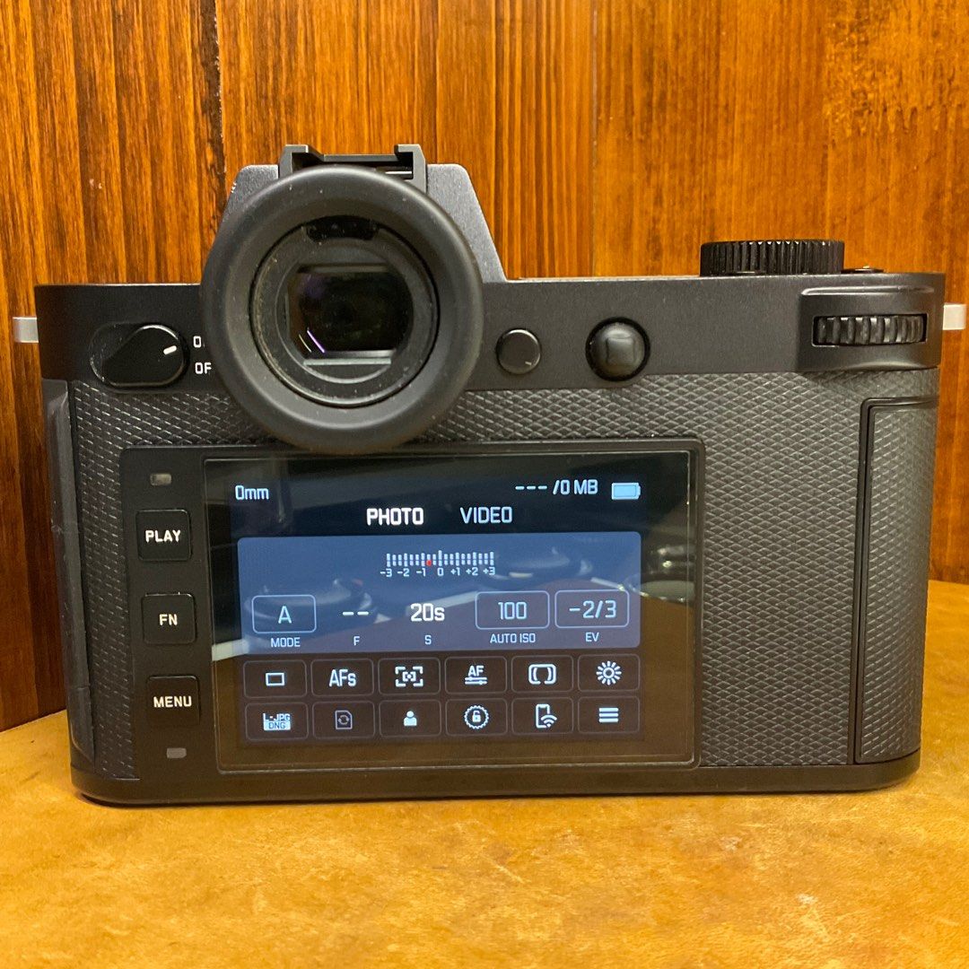 Leica SL2 (5559448) With Box, Photography, Cameras on Carousell