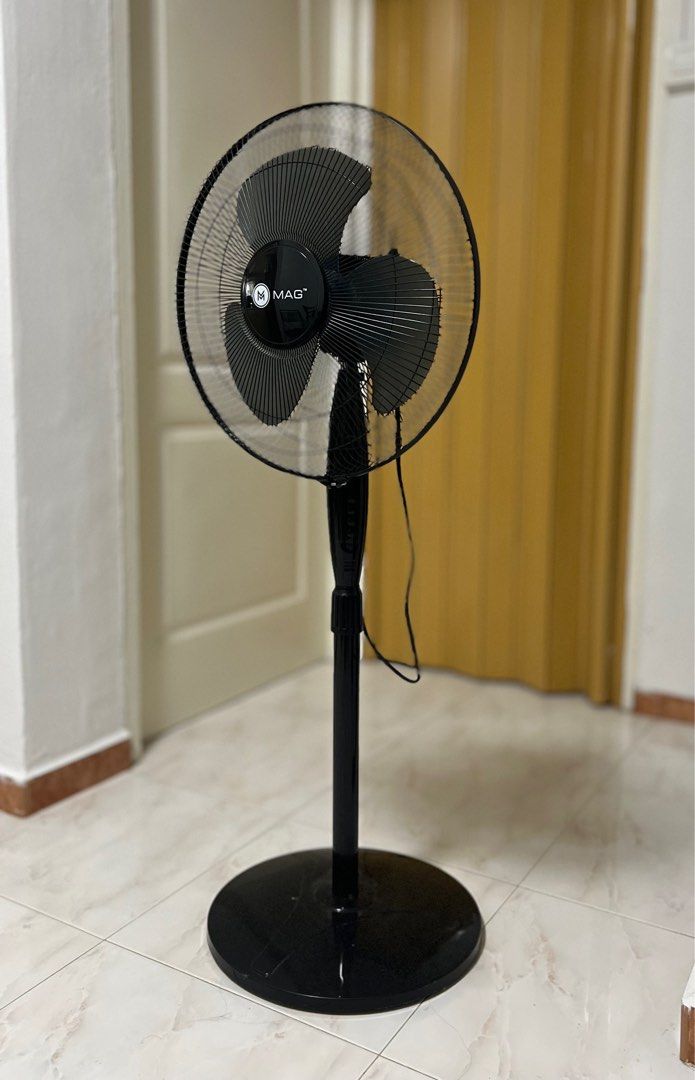 Midea and Mag Standing Fan, Furniture & Home Living, Lighting & Fans ...