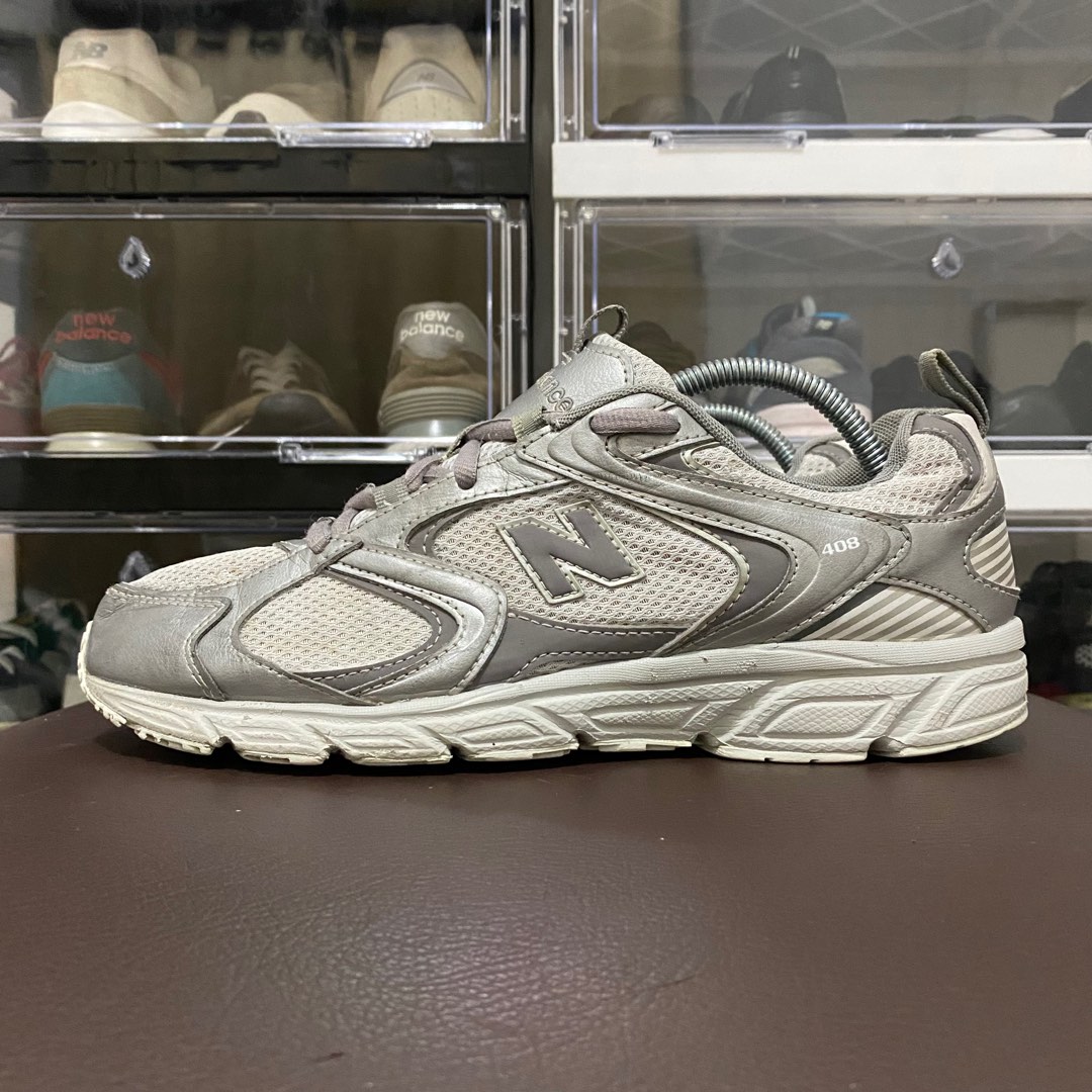 New balance 408 Silver Metalic, Fesyen Pria, Sepatu , Sneakers di Carousell