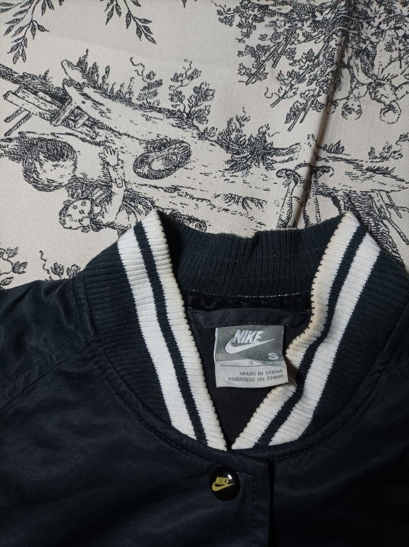 Nike varsity jacket, Babies & Kids, Babies & Kids Fashion on Carousell