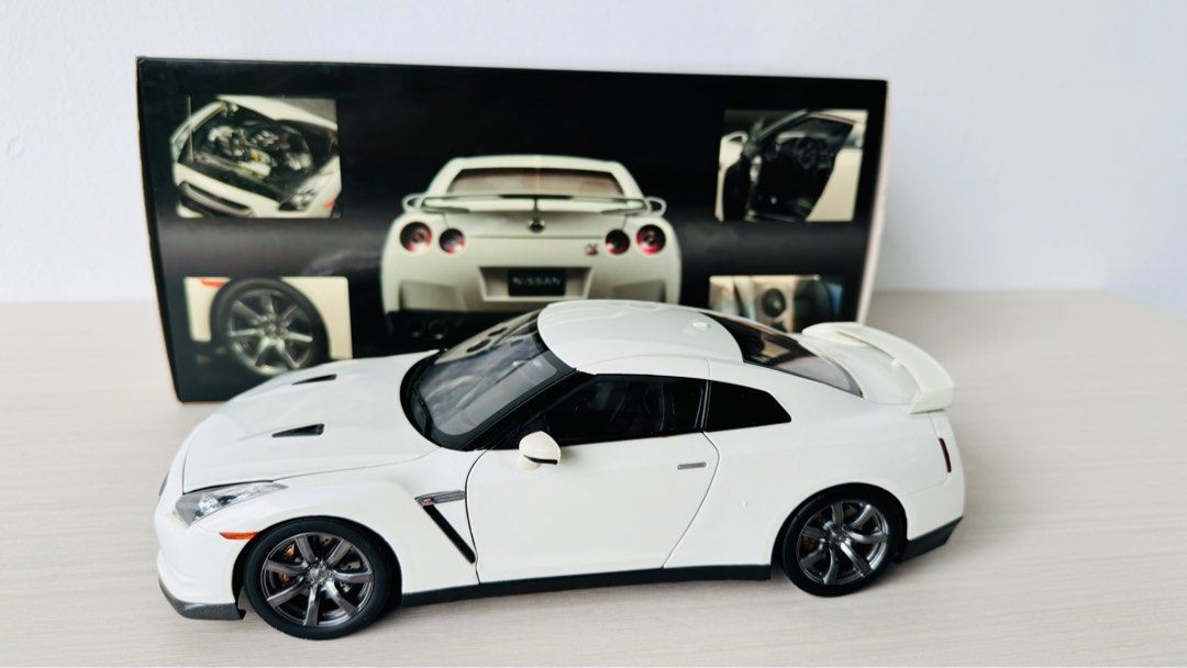 Nissan GT-R premium edition 1:18 Kyosho original die-cast model ivy ...