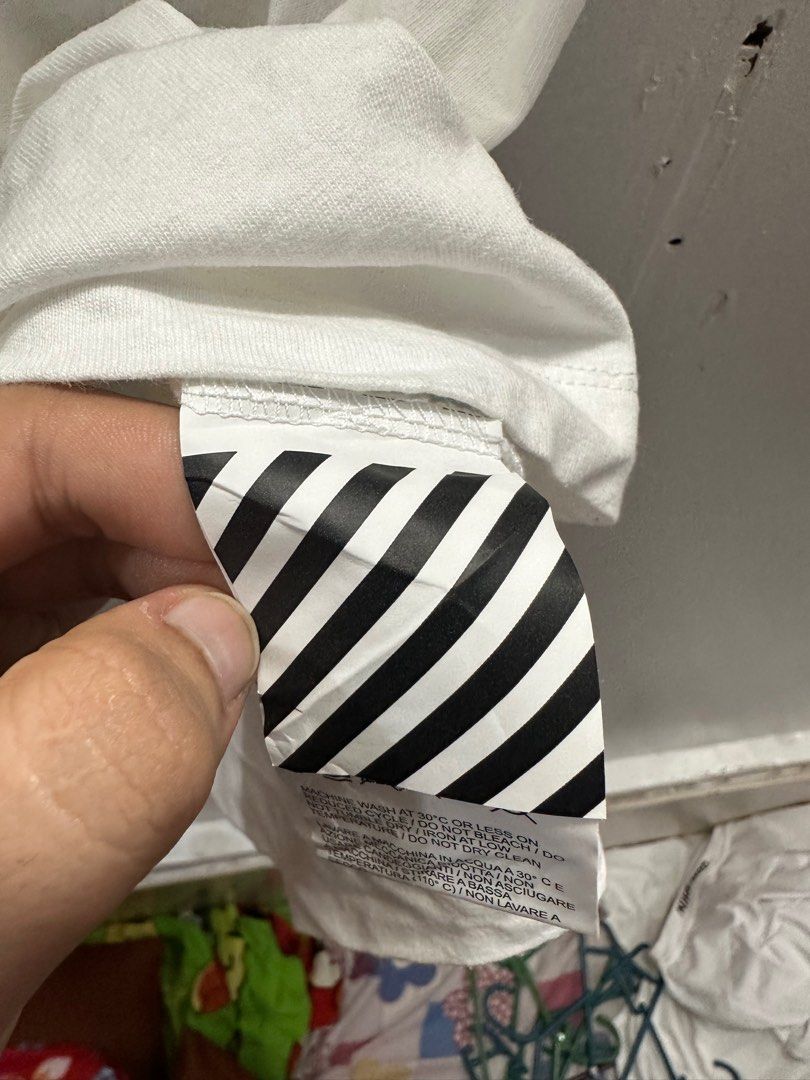 OFF WHITE X The Simpsons Bart Peace Sign T-, Women's Fashion, Tops ...