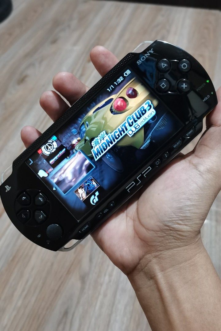 PSP 1000 Piano Black 64GB, Video Gaming, Video Game Consoles ...