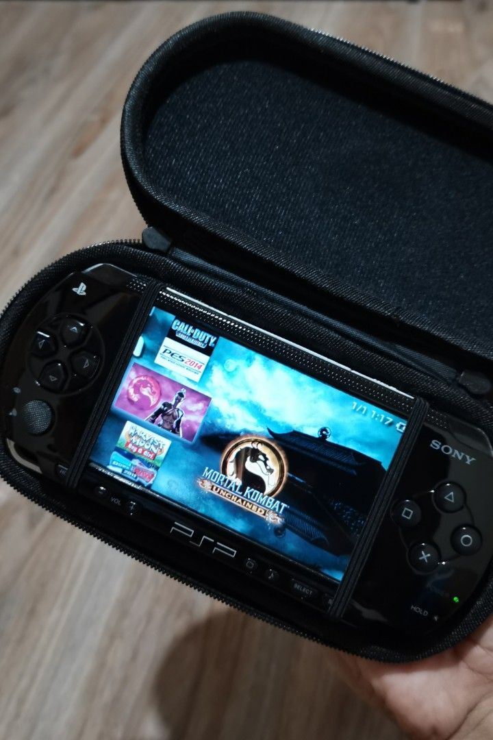 PSP 1000 Piano Black 64GB, Video Gaming, Video Game Consoles ...