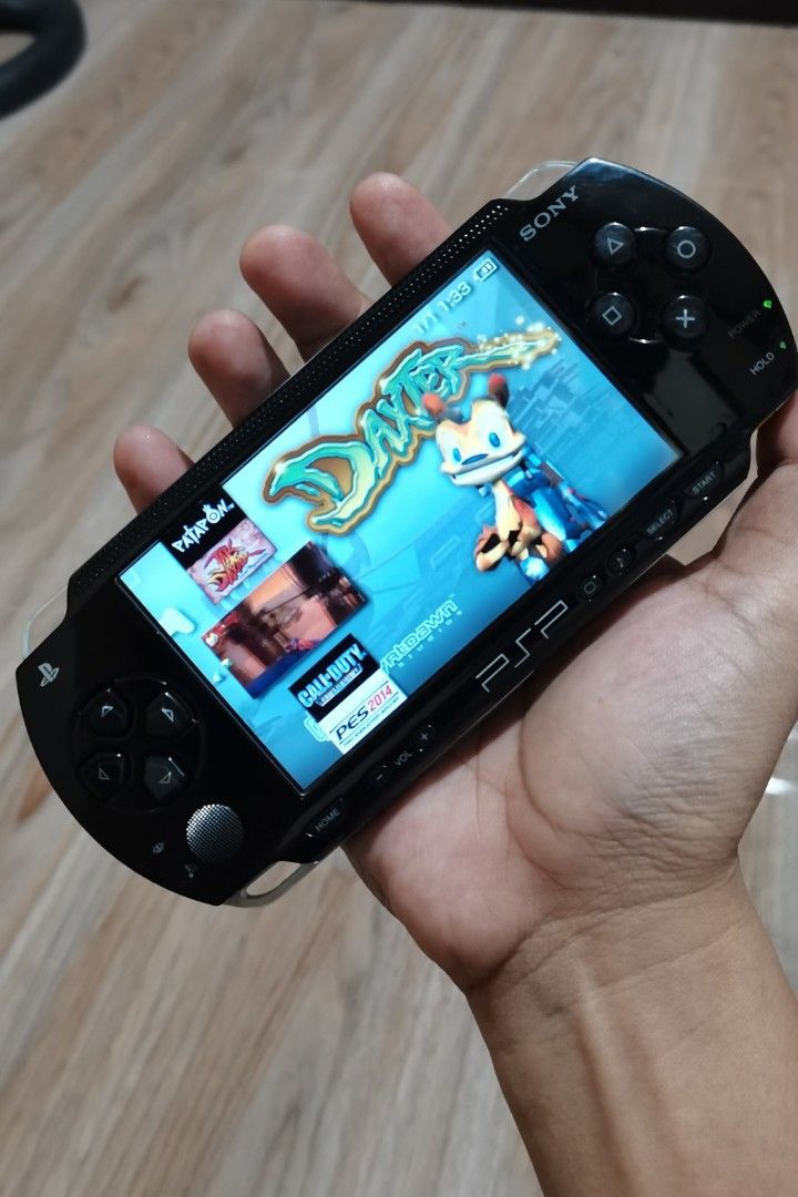PSP 1000 Piano Black 64GB, Video Gaming, Video Game Consoles ...