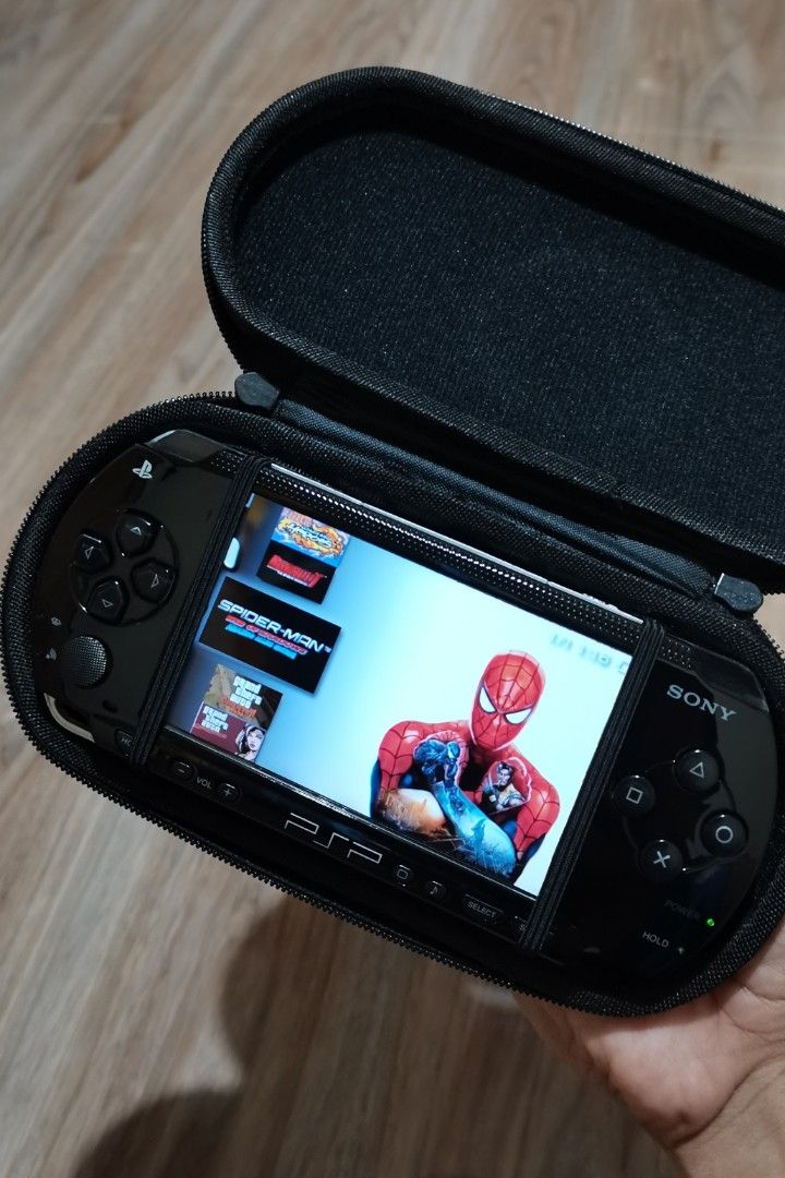 PSP 1000 Piano Black 64GB, Video Gaming, Video Game Consoles ...