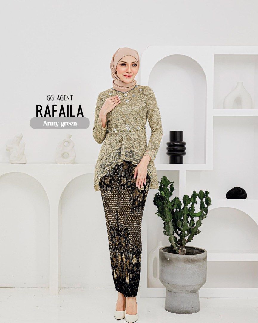 RAFAILA MINI KURUNG, Women's Fashion, Muslimah Fashion, Baju Kurung & sets on Carousell