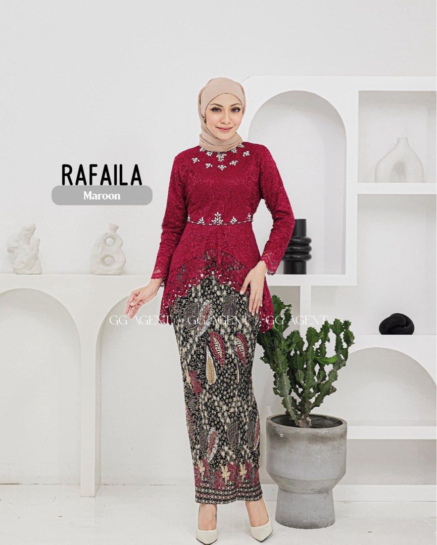 RAFAILA MINI KURUNG, Women's Fashion, Muslimah Fashion, Baju Kurung & sets on Carousell