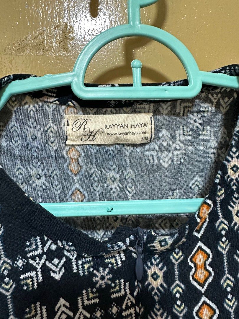 Rayyan baju kurung s/m, Women's Fashion, Muslimah Fashion, Baju Kurung ...