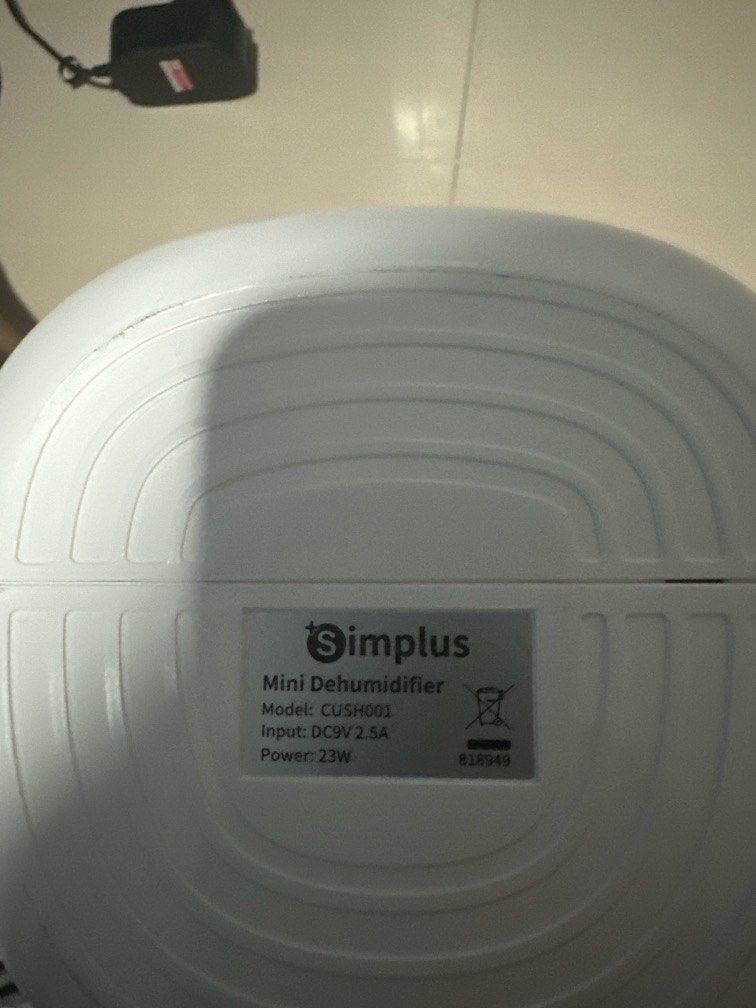 Simplus Mini Dehumidifier, TV & Home Appliances, Air Purifiers & Dehumidifiers on Carousell